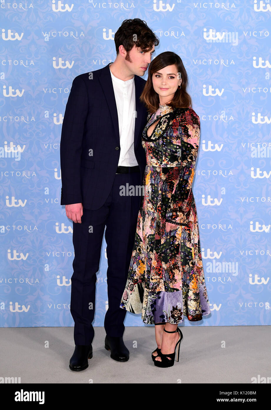 Jenna Coleman und Tom Hughes an der Victoria Saison 2 Screening im Ham ...
