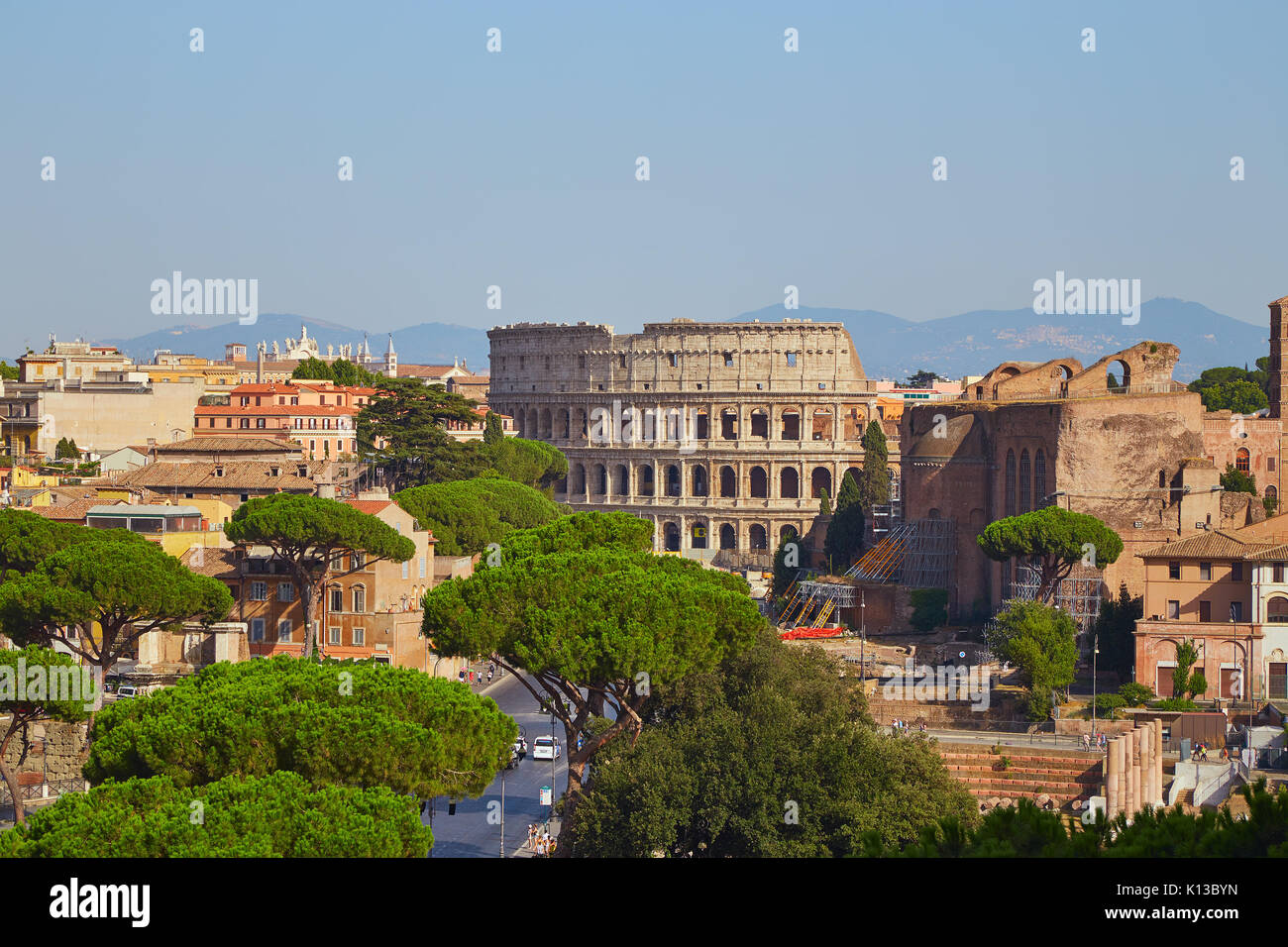 Rom kolosseum skyline -Fotos und -Bildmaterial in hoher Auflösung – Alamy
