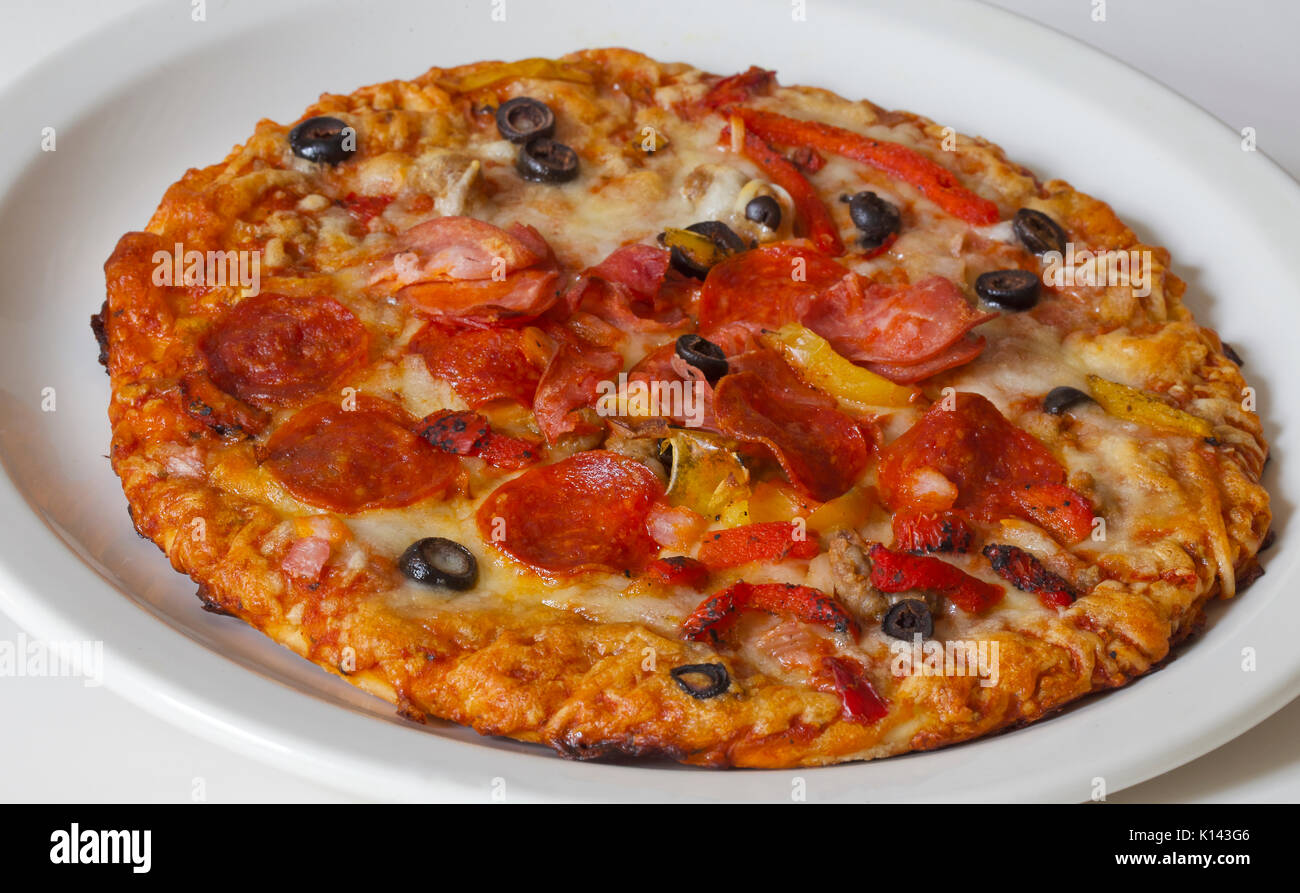 Italienische wurstpizza -Fotos und -Bildmaterial in hoher Auflösung – Alamy