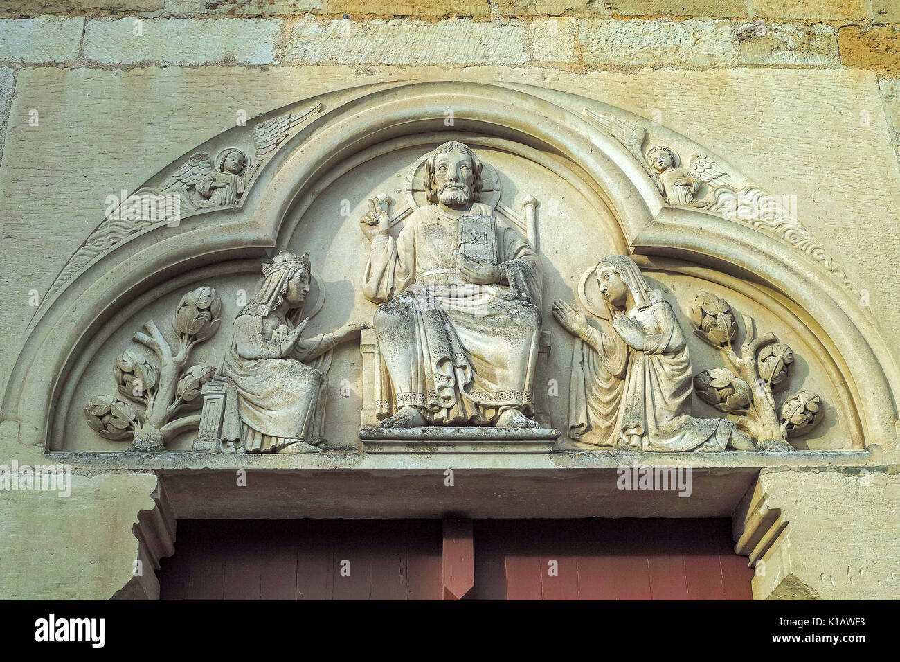 Tympanon Erleichterung Stockfotos und -bilder Kaufen - Alamy