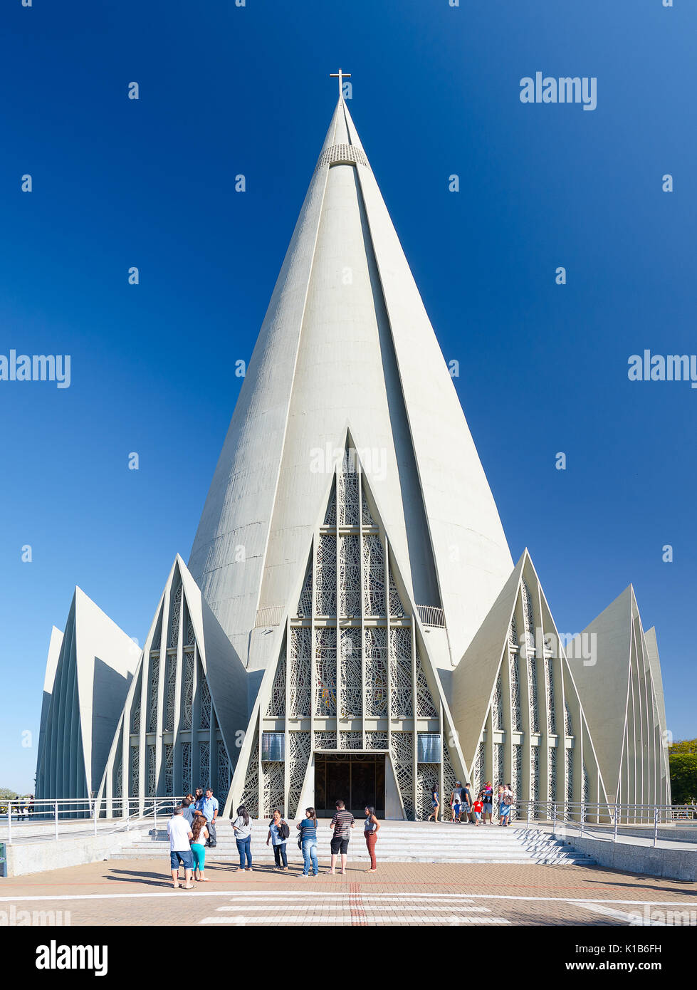 Maringa, Brasilien - 23. Juli 2017: Vorderansicht des Catedral Basilica ...