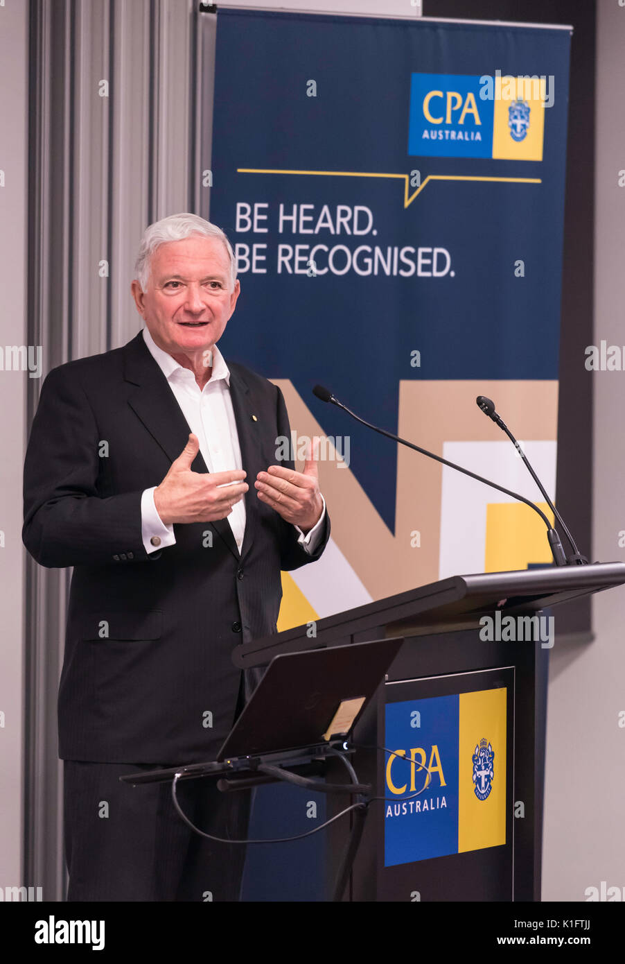 Der hon nick greiner ac -Fotos und -Bildmaterial in hoher Auflösung – Alamy