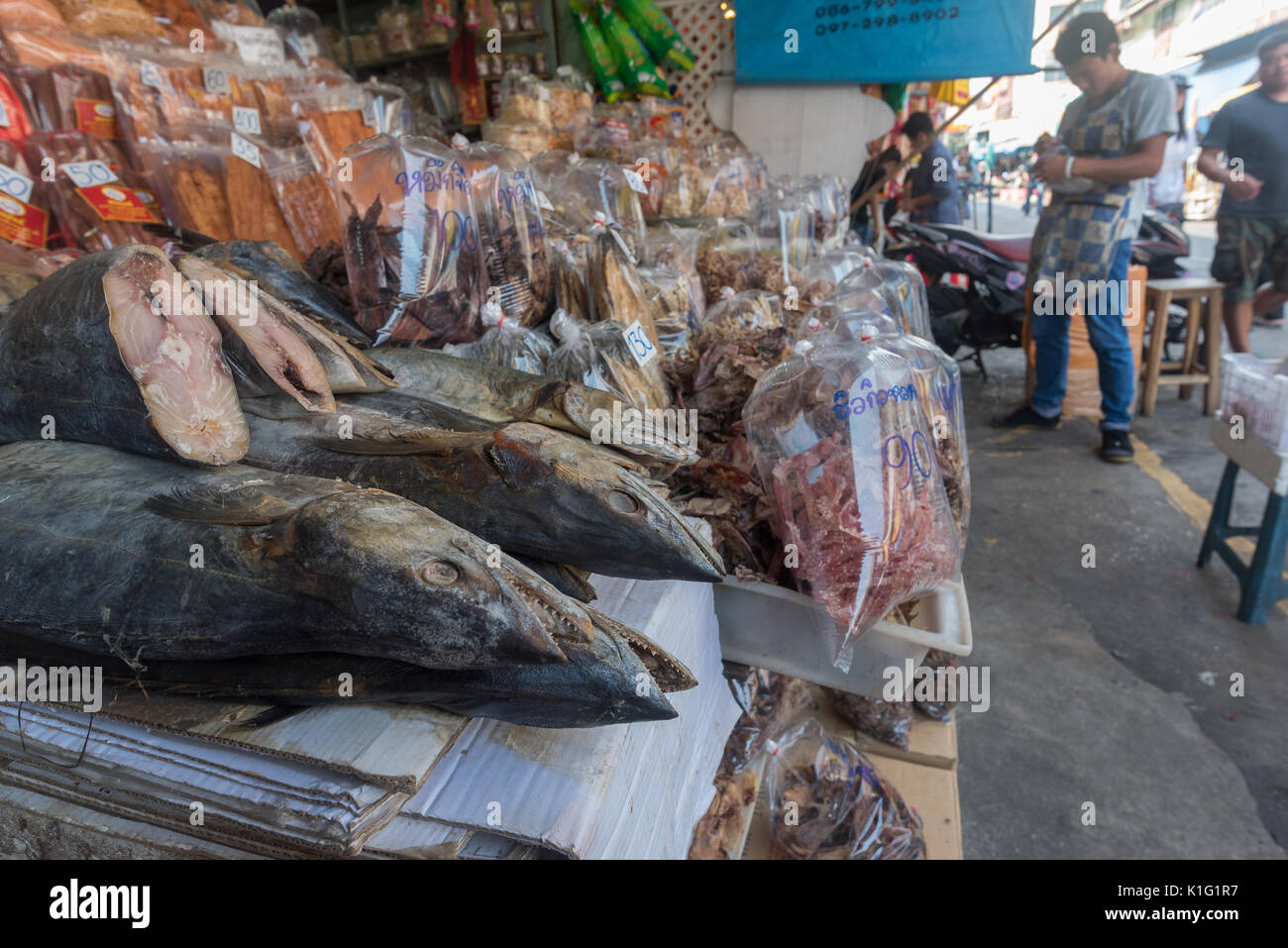 Dried fish in thai market -Fotos und -Bildmaterial in hoher Auflösung ...