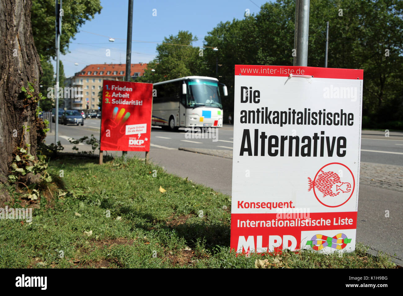 Plakate wahl münchen -Fotos und -Bildmaterial in hoher Auflösung – Alamy