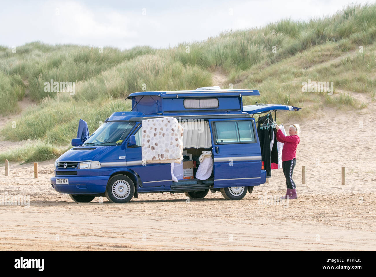 Geparkt vw vans camper campervans -Fotos und -Bildmaterial in hoher ...