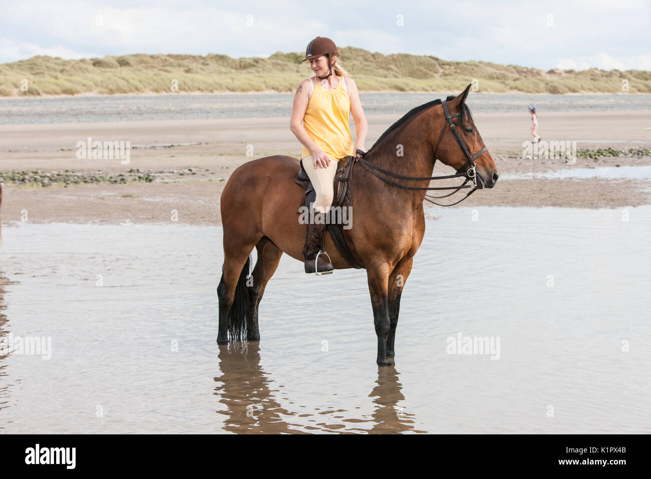 Reiten, Pferde, Pferde, Ponys, seiend, geritten, an Strand, am Ynyslas ...