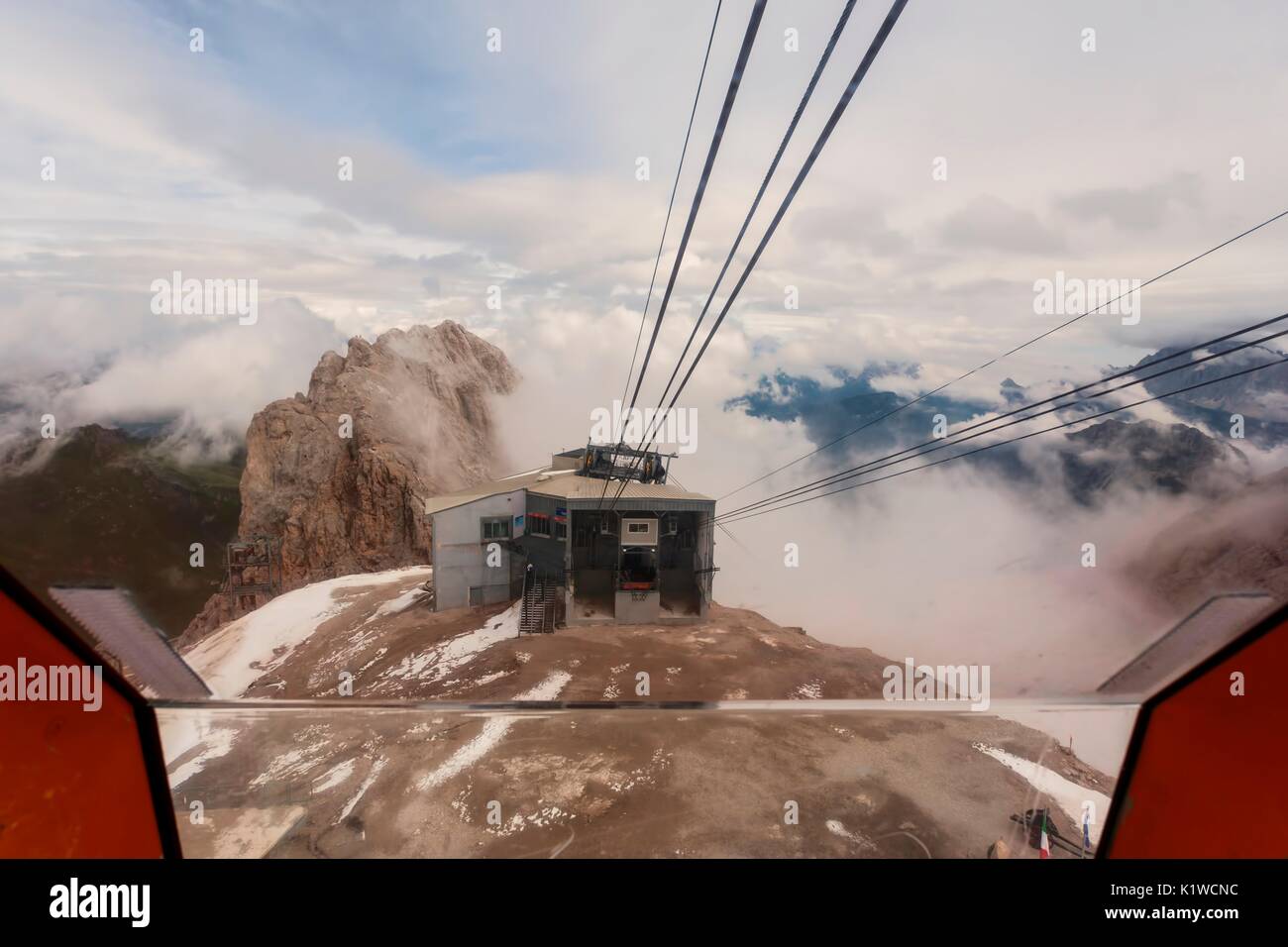 Die monumentalen Gegend von Punta Serauta und Seilbahn Blick auf Punta ...