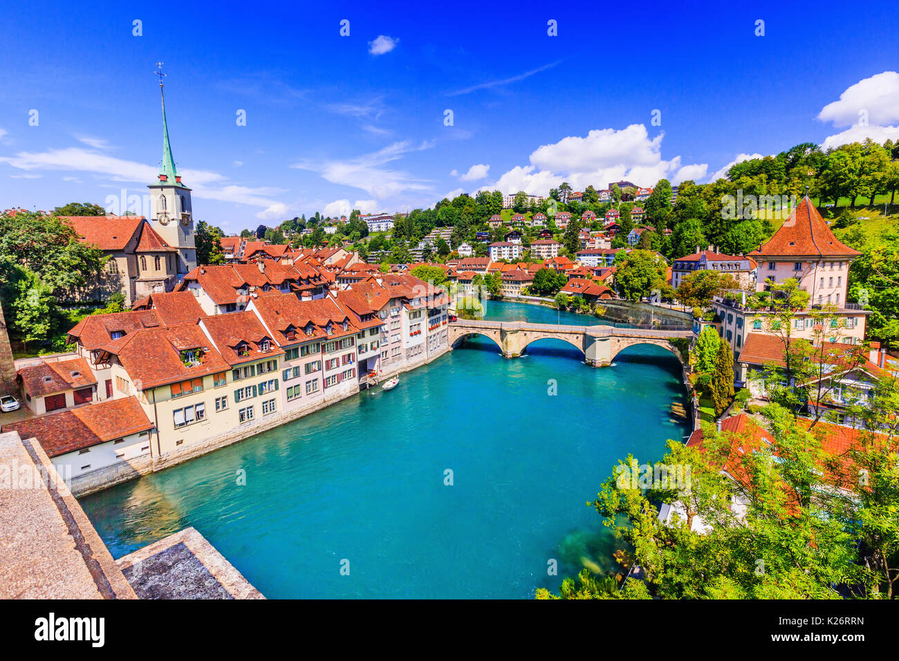 Bern, Schweiz. Blick auf das alte Stadtzentrum und Untertorbrucke ...