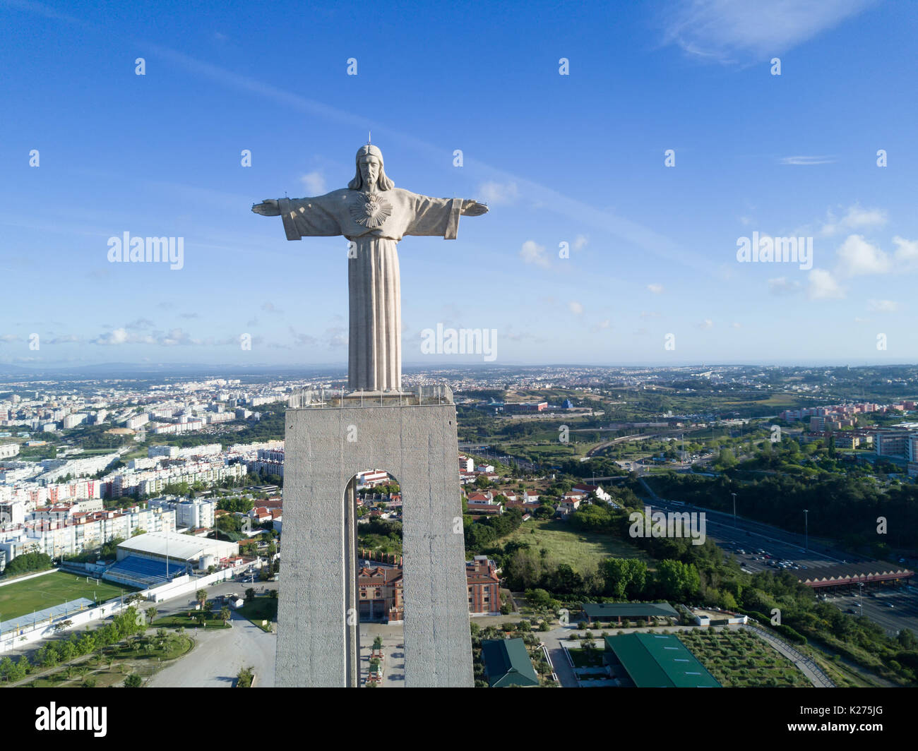 Portugal almada church cristo rei -Fotos und -Bildmaterial in hoher ...