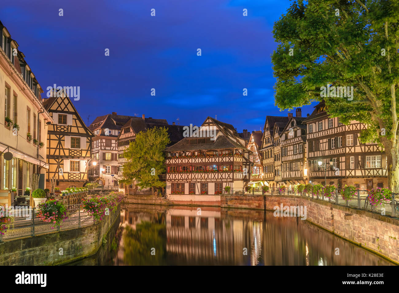 Straßburg Fachwerk Haus City Skyline bei Nacht, Straßburg, Frankreich ...