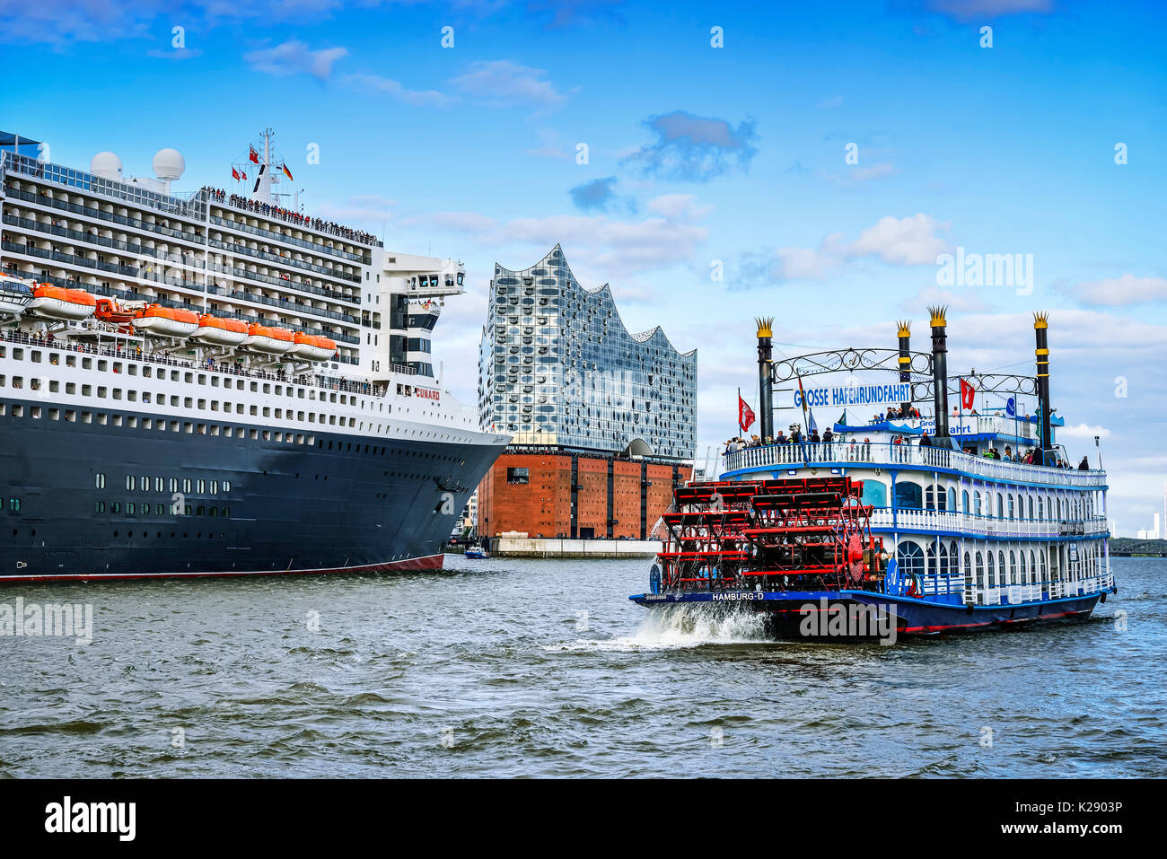 Kreuzfahrtschiff "Queen Mary 2" im Hamburger Hafen, Deutschland ...