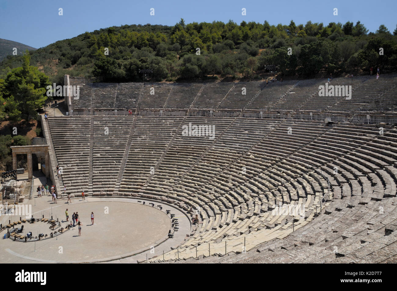 Antikes theater epidaurus -Fotos und -Bildmaterial in hoher Auflösung ...