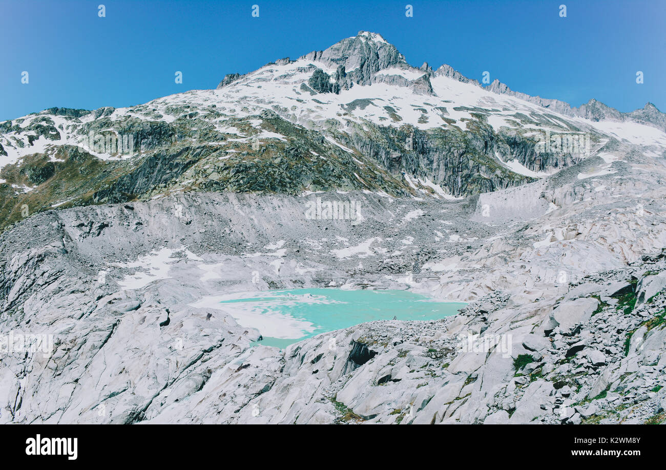 Bergsee in der schweiz -Fotos und -Bildmaterial in hoher Auflösung – Alamy