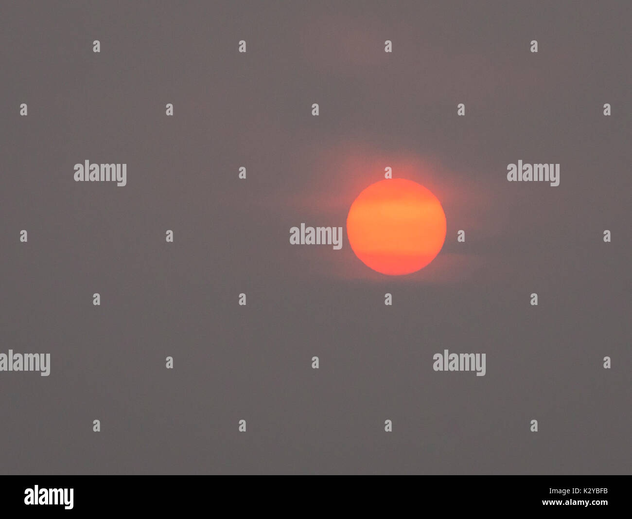 Roter dunst -Fotos und -Bildmaterial in hoher Auflösung – Alamy