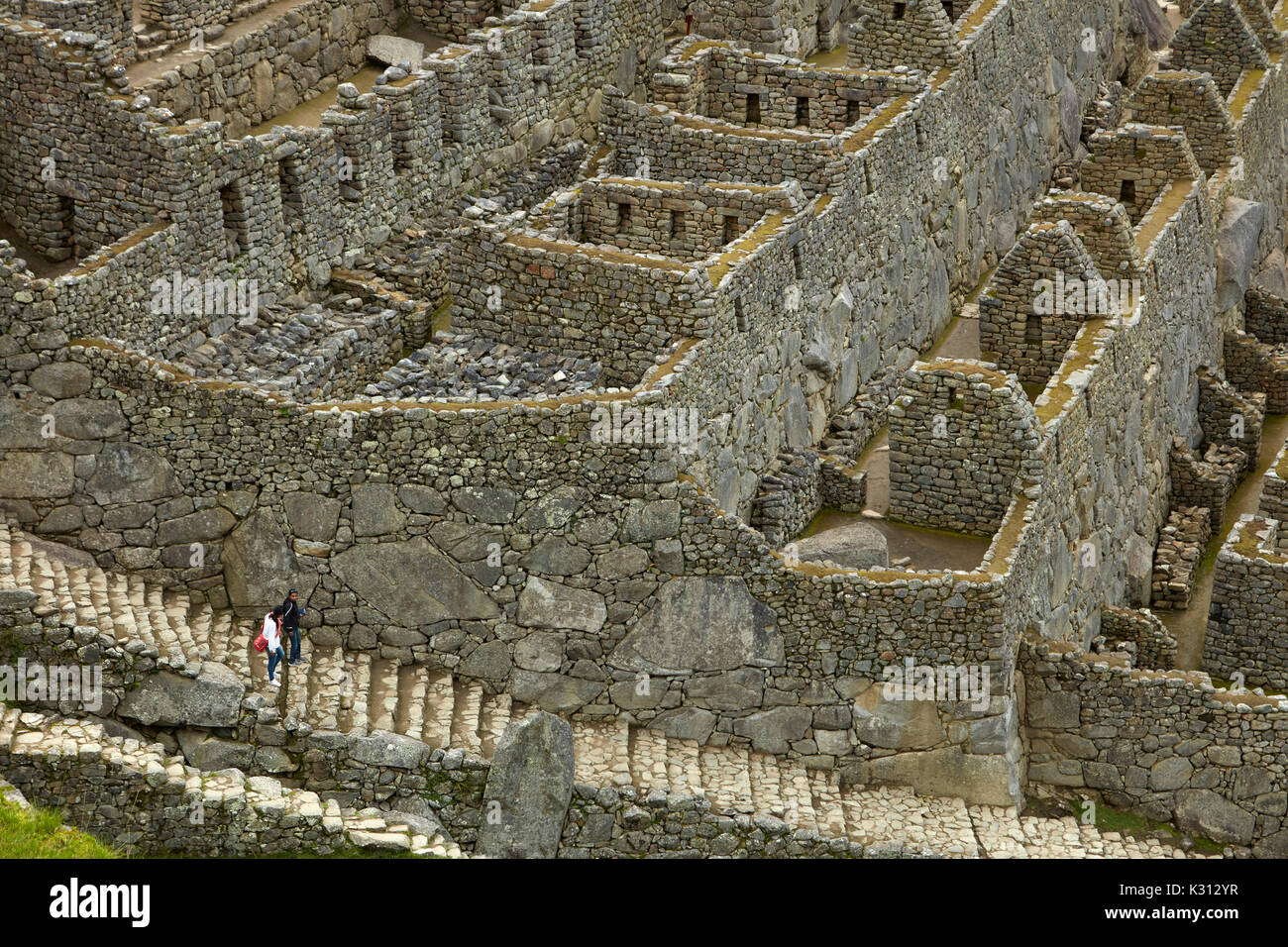 Häuser und Haupttreppe in Machu Picchu Inka Ruinen aus dem 15 ...