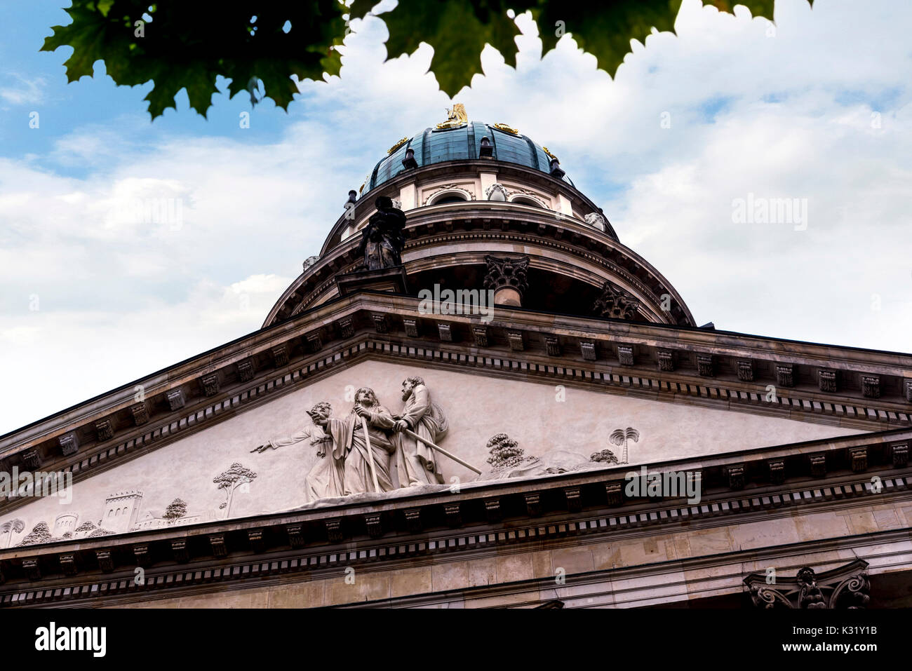 Der Gendarmenmarkt ist ein Platz in Berlin und den Standort eines ...