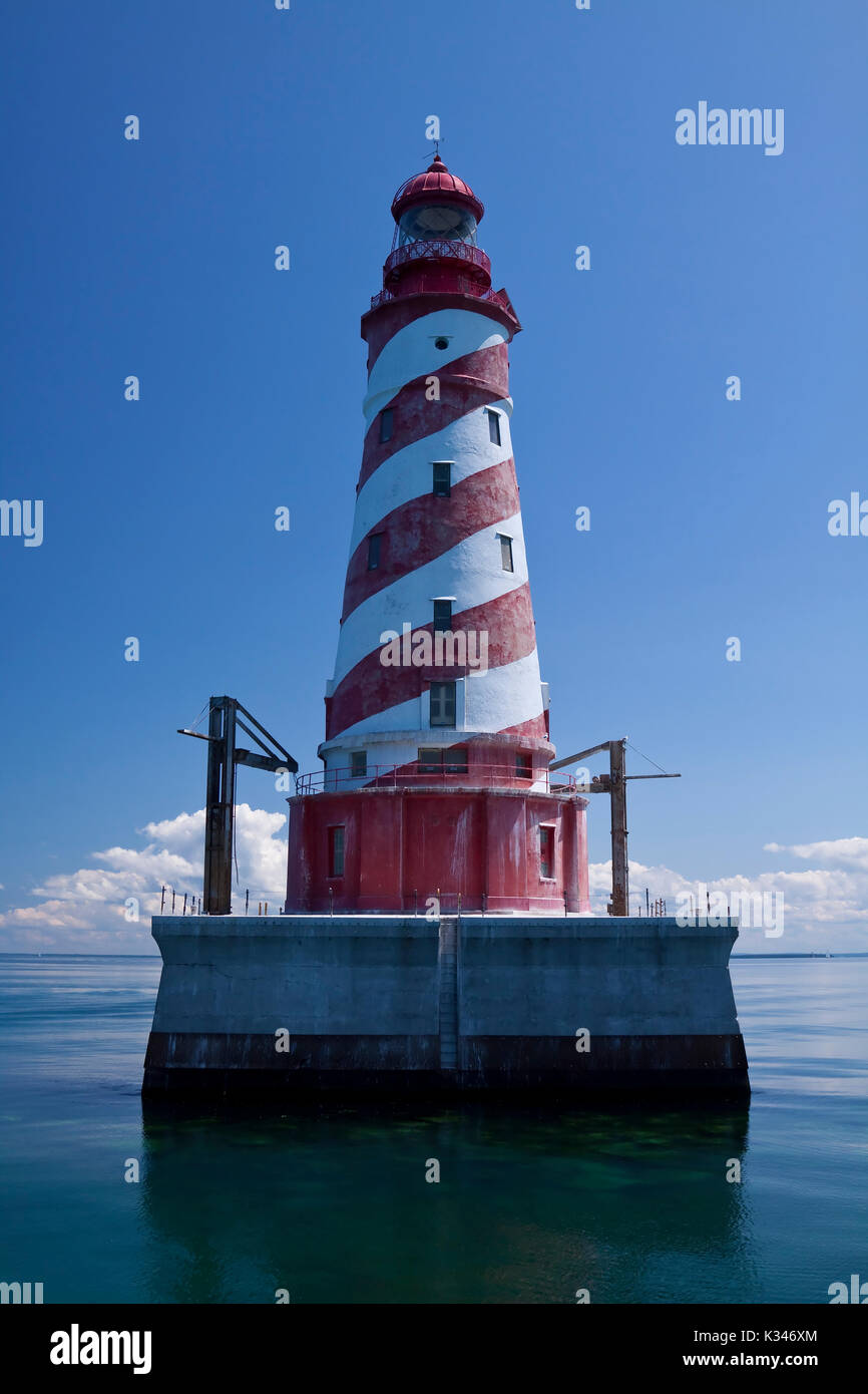 Rot weiß gestreift -Fotos und -Bildmaterial in hoher Auflösung – Alamy