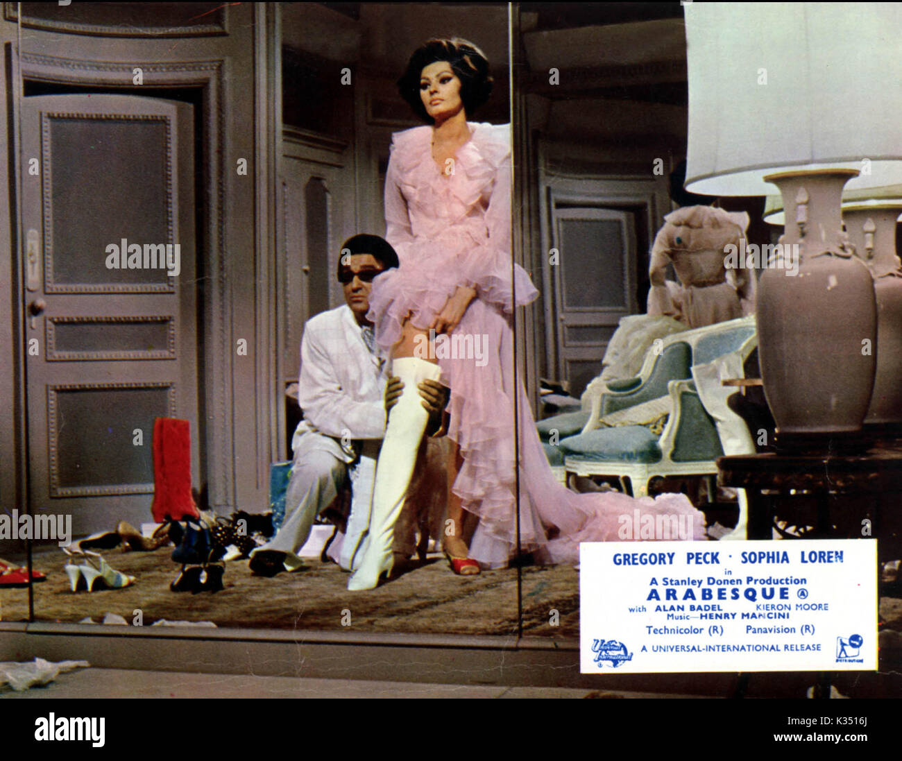 Arabeske 1966 sophia loren -Fotos und -Bildmaterial in hoher Auflösung – Alamy