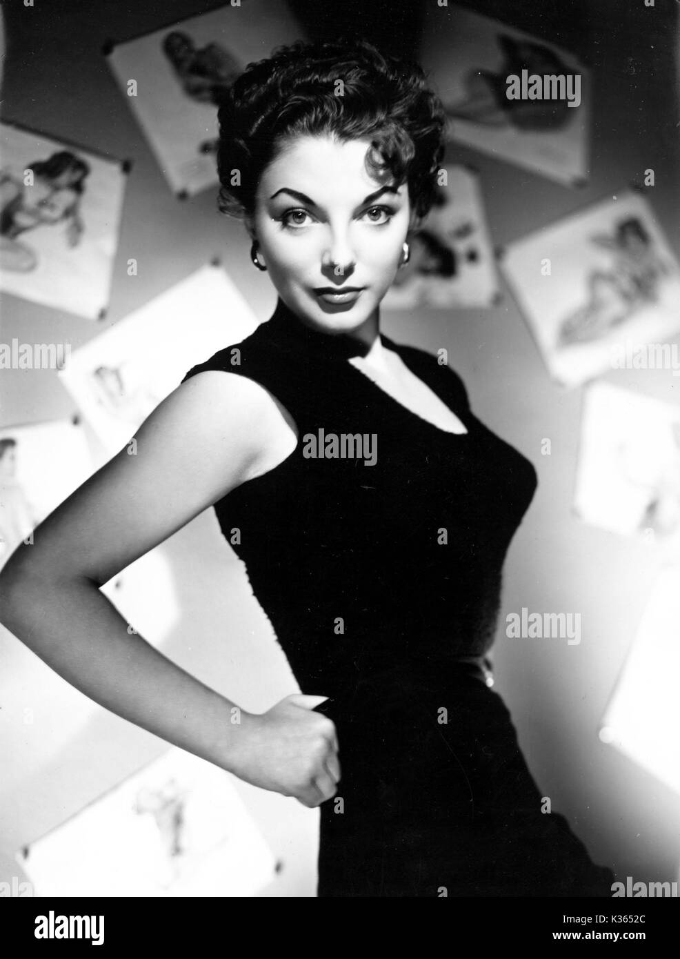 Joan collins wo -Fotos und -Bildmaterial in hoher Auflösung – Alamy