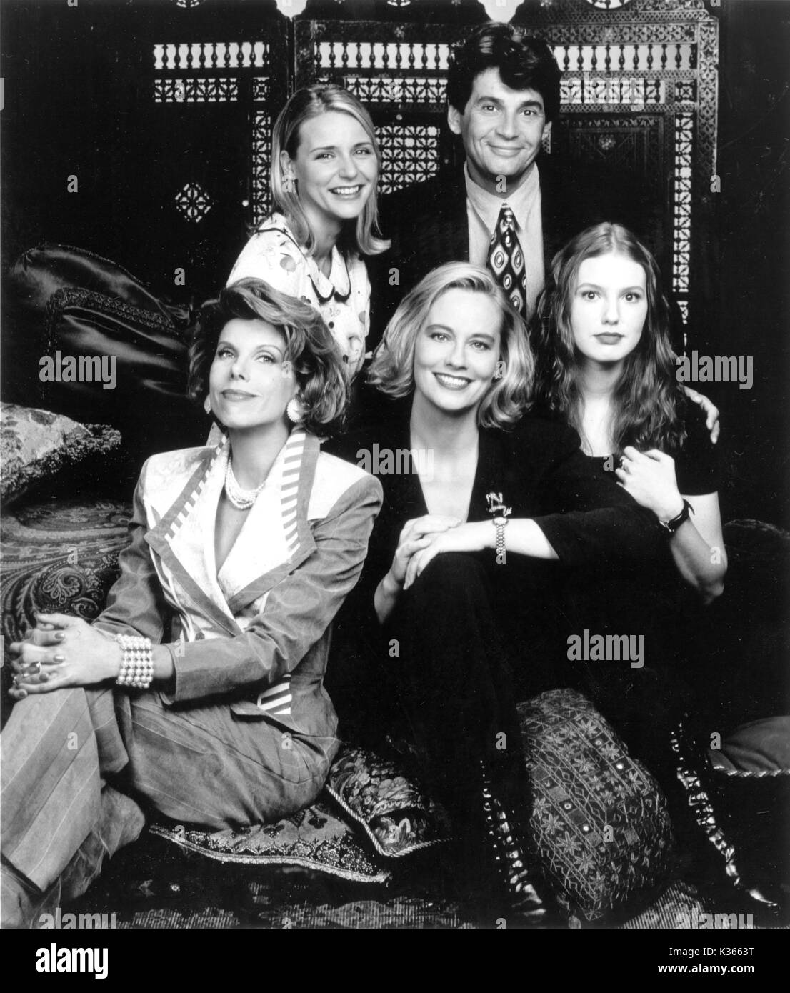 CYBILL TOP: DEEDEE PFEIFFER, ALAN ROSENBERG UNTEN: CHRISTINE BARANSKI ...