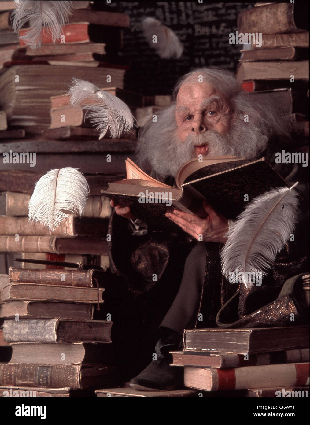 Professor flitwick -Fotos und -Bildmaterial in hoher Auflösung – Alamy
