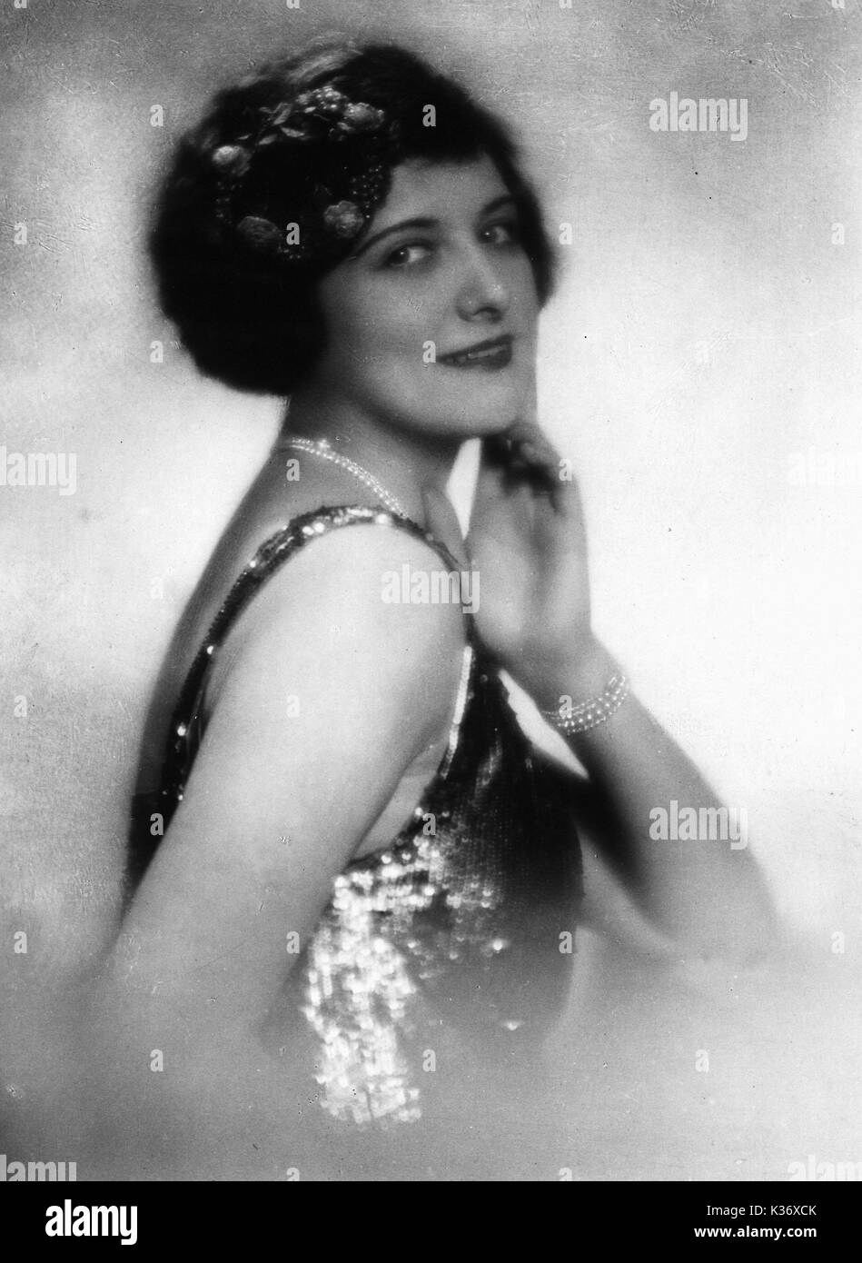 Halle davis -Fotos und -Bildmaterial in hoher Auflösung – Alamy