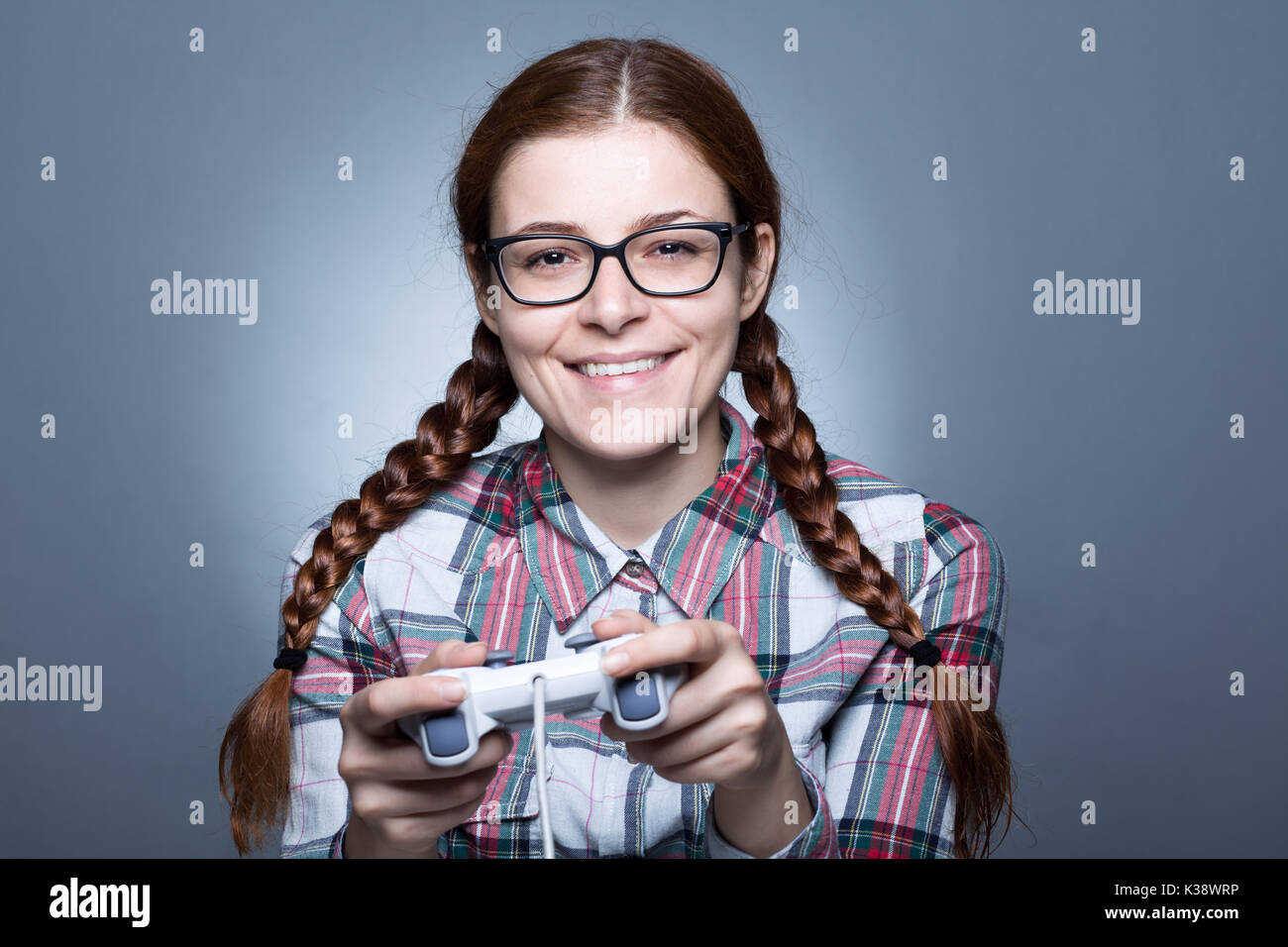 Beautiful nerd girl glasses -Fotos und -Bildmaterial in hoher Auflösung ...