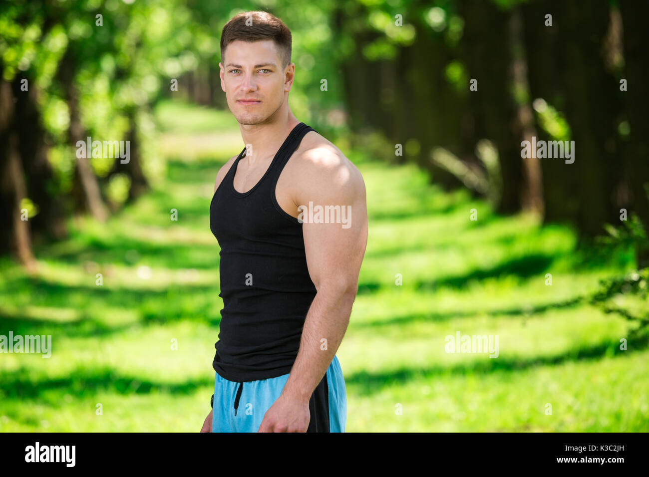 Gut gebaute strecke -Fotos und -Bildmaterial in hoher Auflösung – Alamy