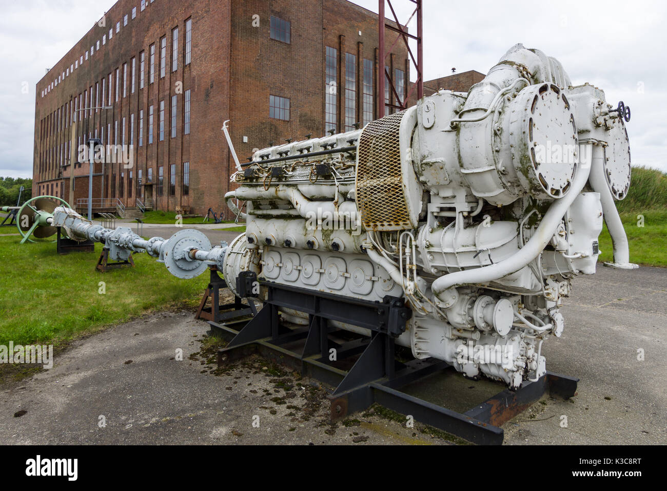 Altes Schiff Dieselmotor. Army Research Center. Während des Zweiten ...