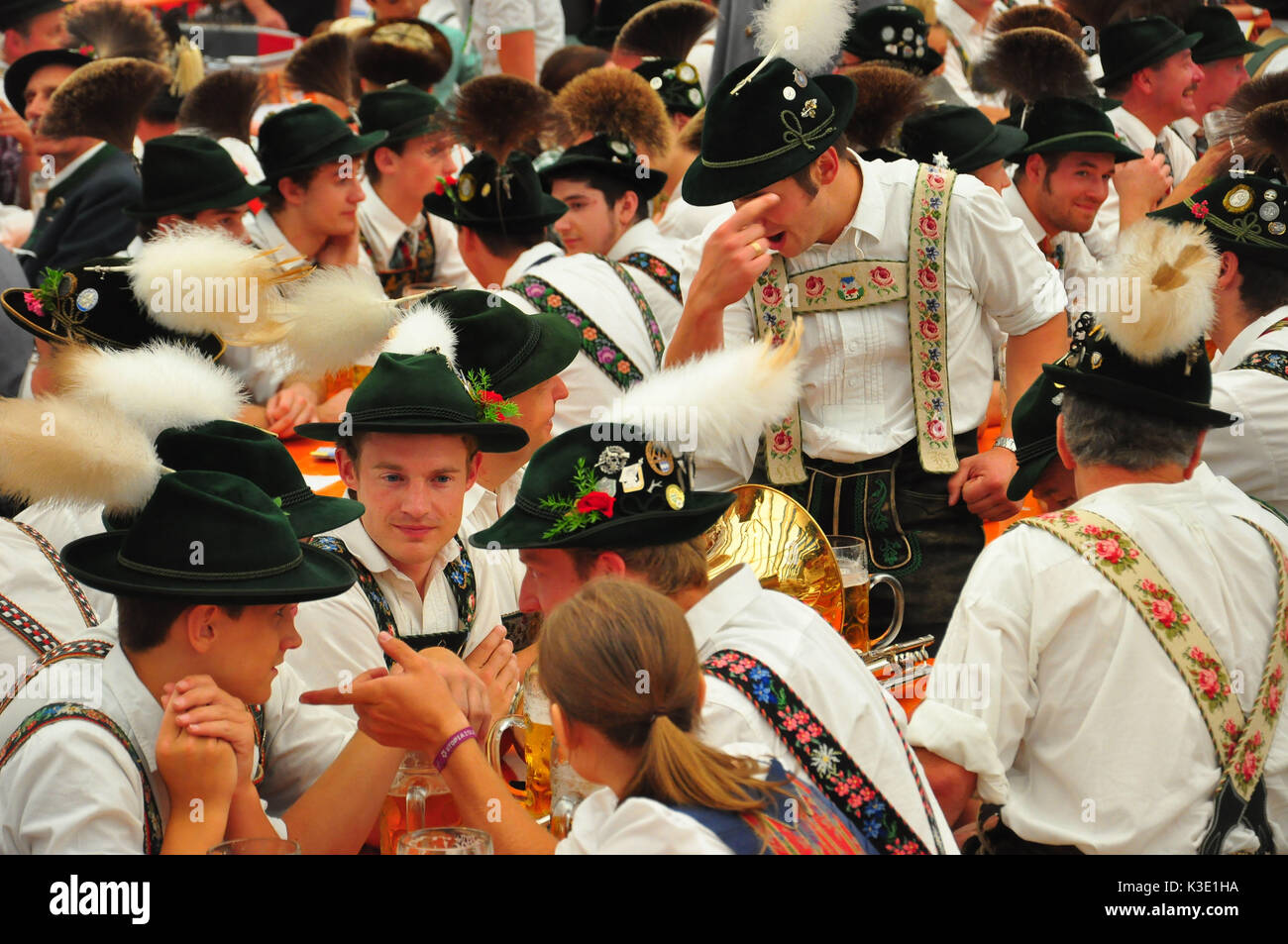 Deutschland, Bayern, Garmisch-Partenkirchen, Festival, Bierzelt ...