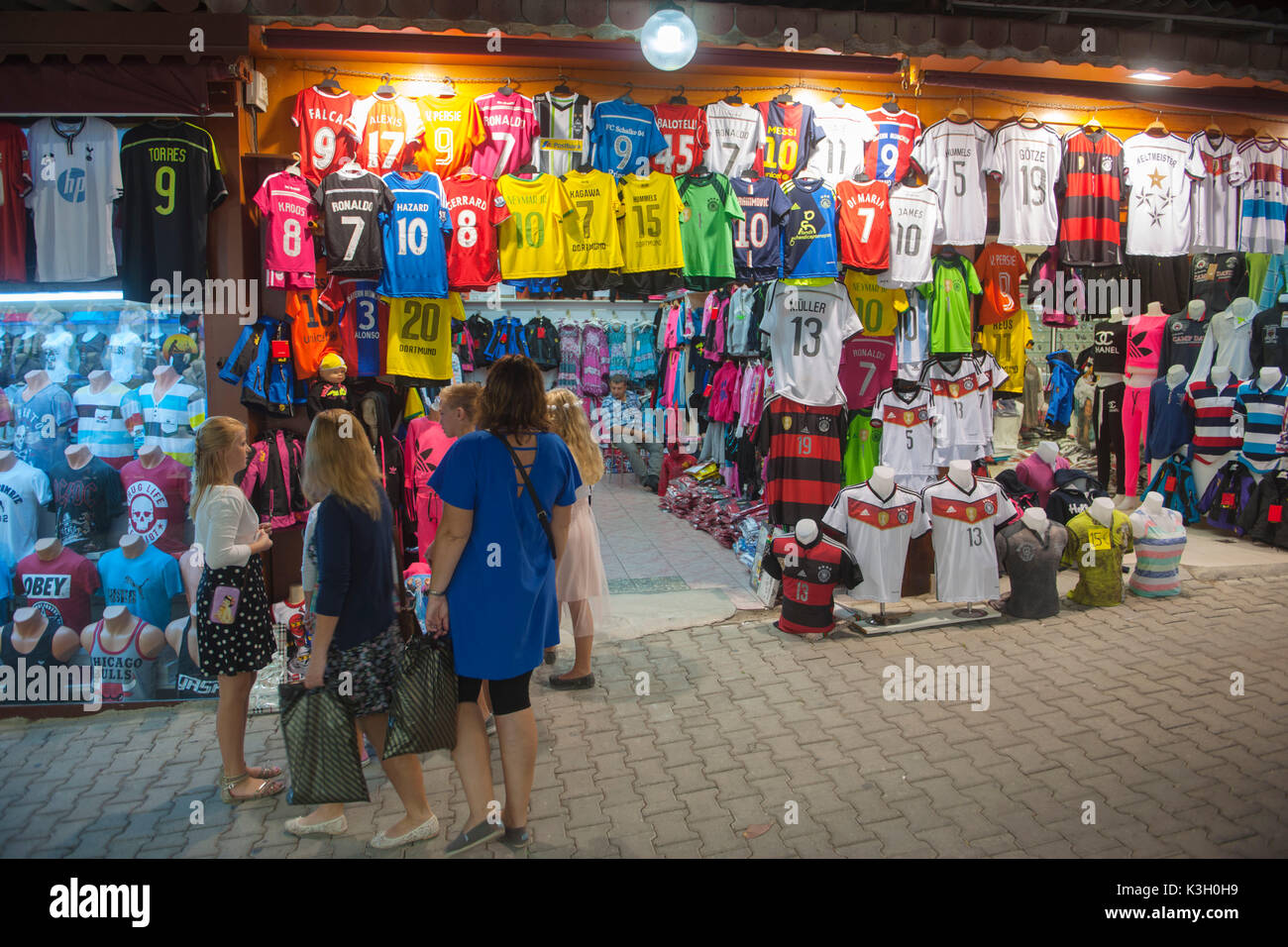 Side turkey shopping -Fotos und -Bildmaterial in hoher Auflösung – Alamy