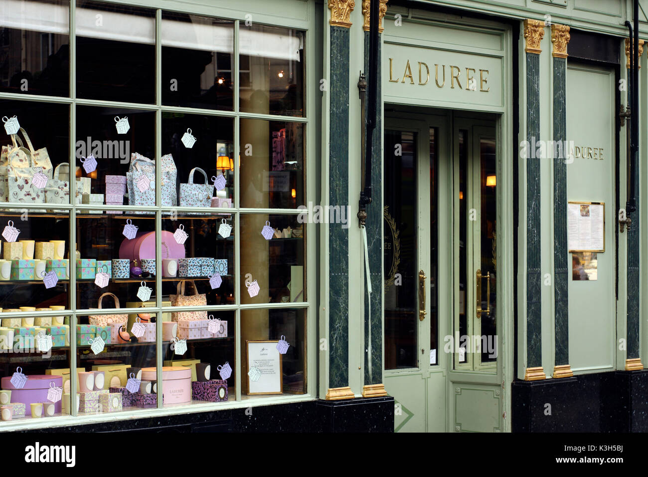 Ladurée paris -Fotos und -Bildmaterial in hoher Auflösung – Alamy