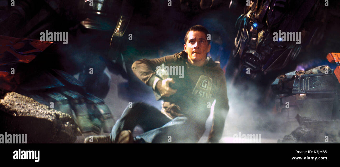 TRANSFORMERS SHIA LABEOUF als Sam Witwicky voices, Peter Cullen Optimus ...