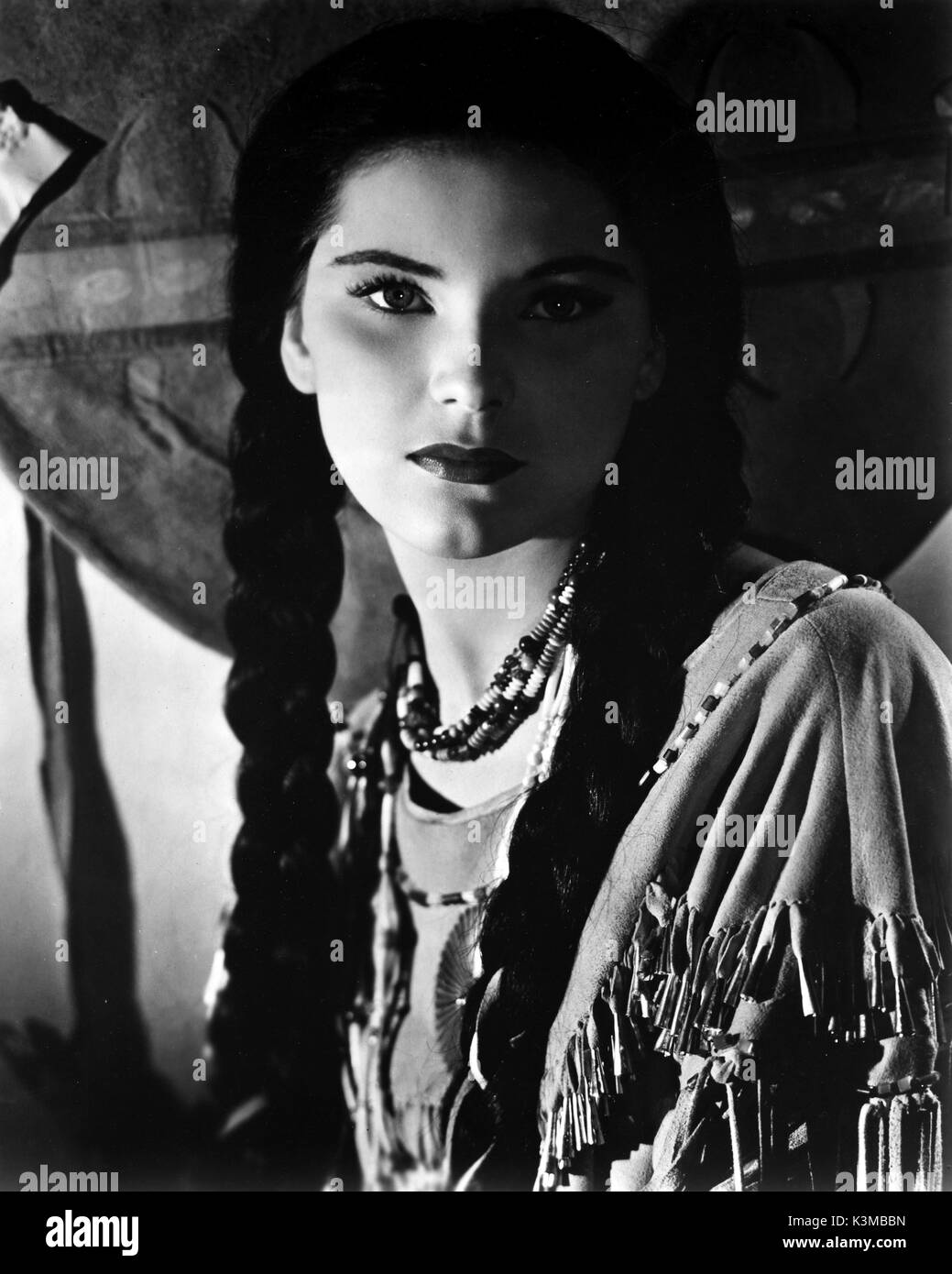 Debra paget broken arrow Schwarzweiß-Stockfotos und -bilder - Alamy