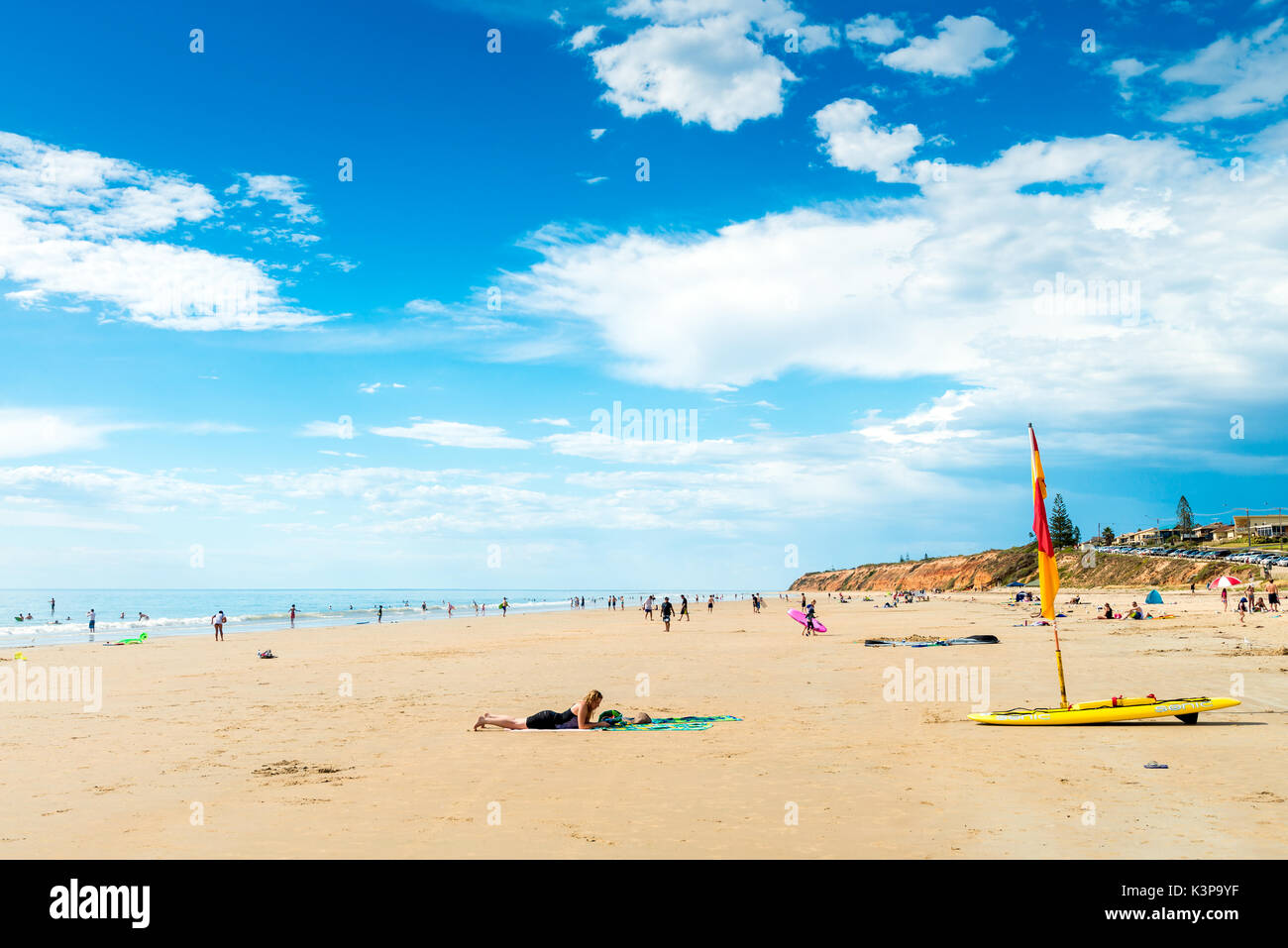 Adelaide, Australien - 19 Dezember, 2015: die Menschen entspannen und ...