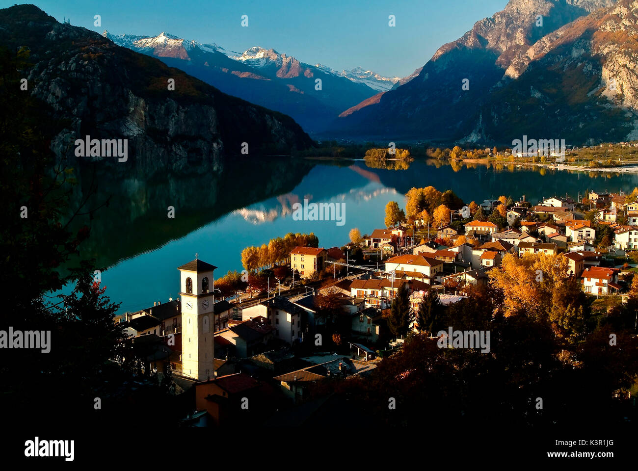 Novate mezzola lake -Fotos und -Bildmaterial in hoher Auflösung – Alamy