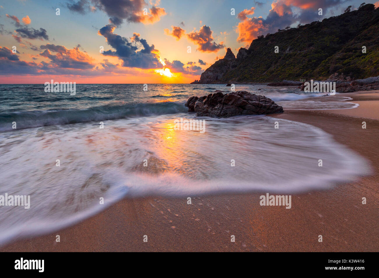 Beach in calabria italy -Fotos und -Bildmaterial in hoher Auflösung ...