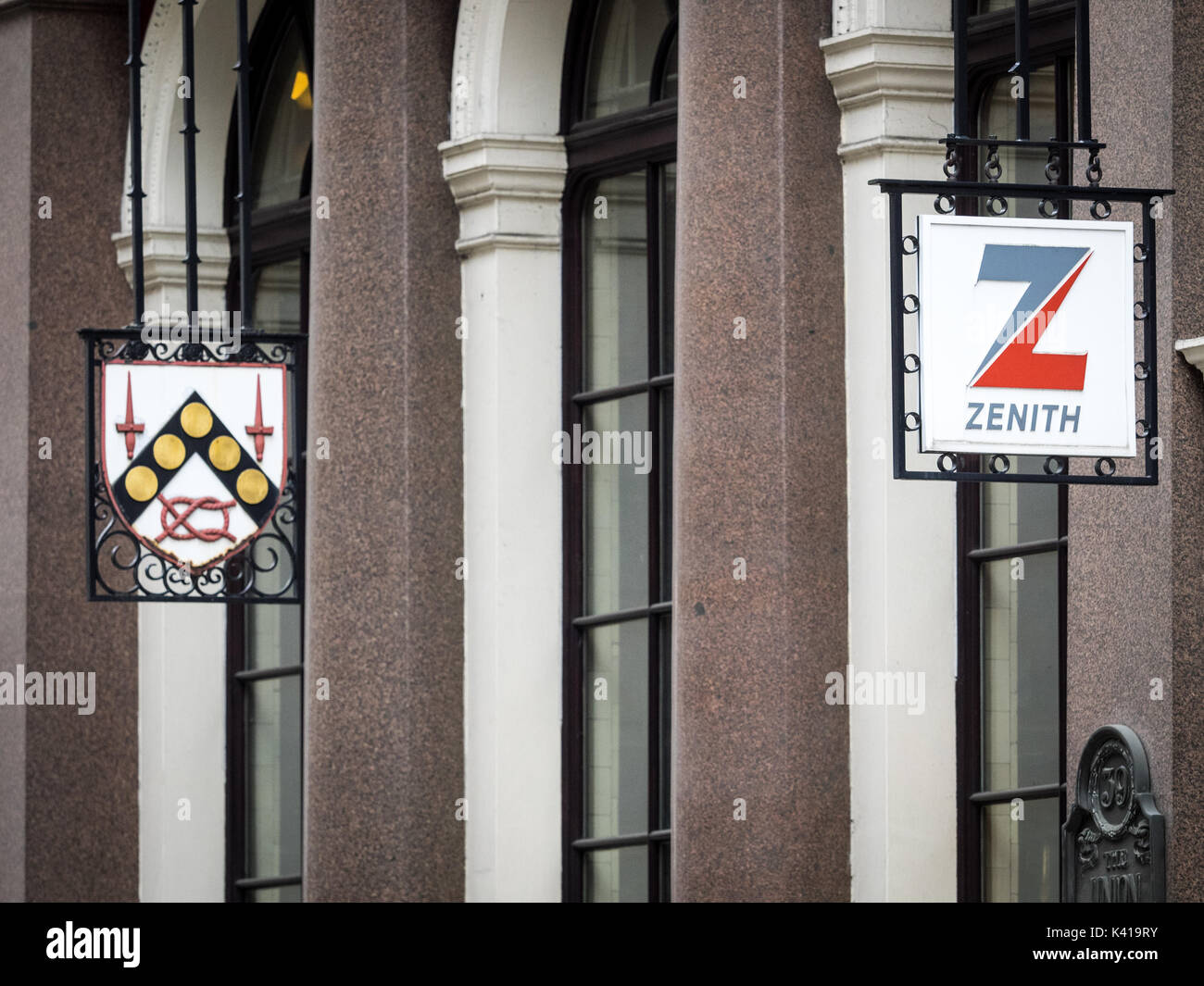 Zenith bank london -Fotos und -Bildmaterial in hoher Auflösung – Alamy