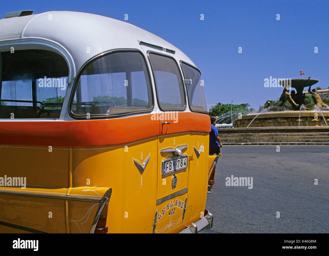 Traditioneller malta bus -Fotos und -Bildmaterial in hoher Auflösung ...