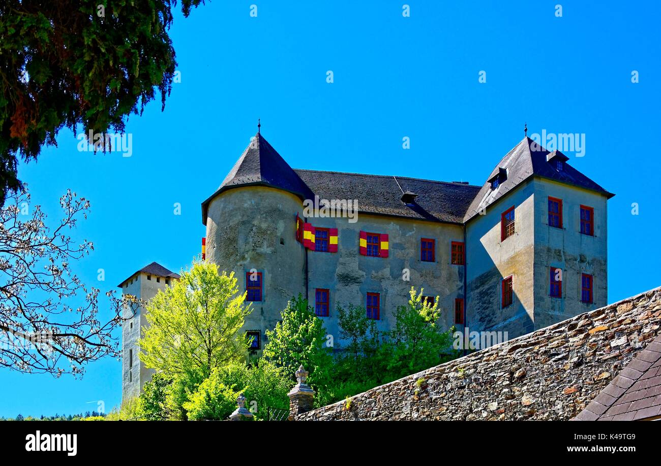 Burg lockenhaus -Fotos und -Bildmaterial in hoher Auflösung – Alamy