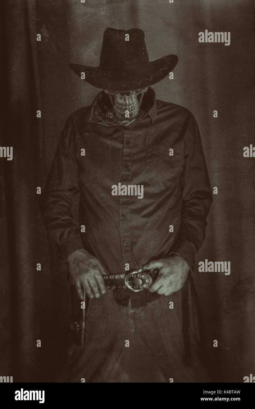 Skelett mit cowboyhut -Fotos und -Bildmaterial in hoher Auflösung – Alamy