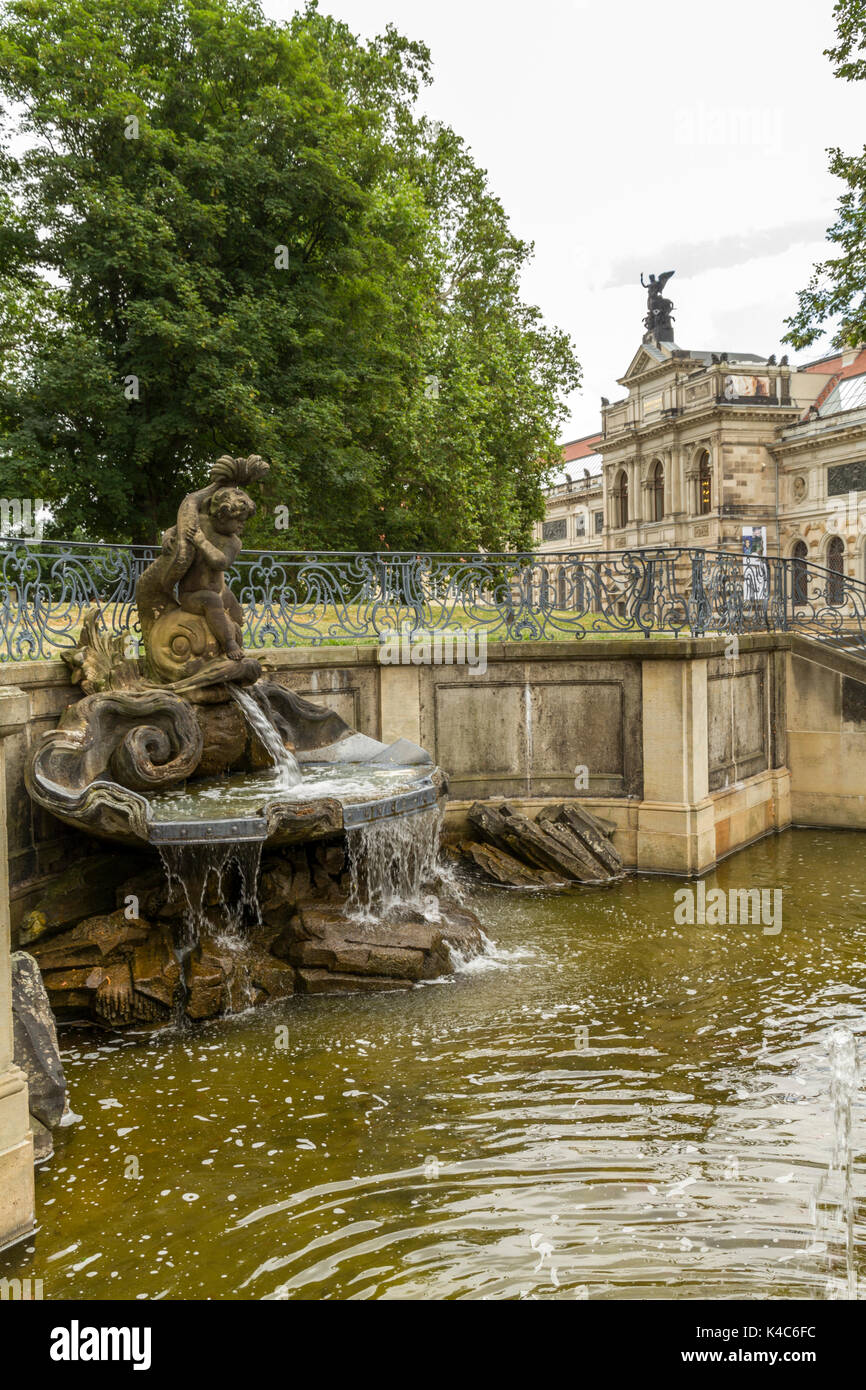 Dresden, Delphin-Brunnen, Brunnen Auf Der Brühlschen Terrasse, Sachsen ...