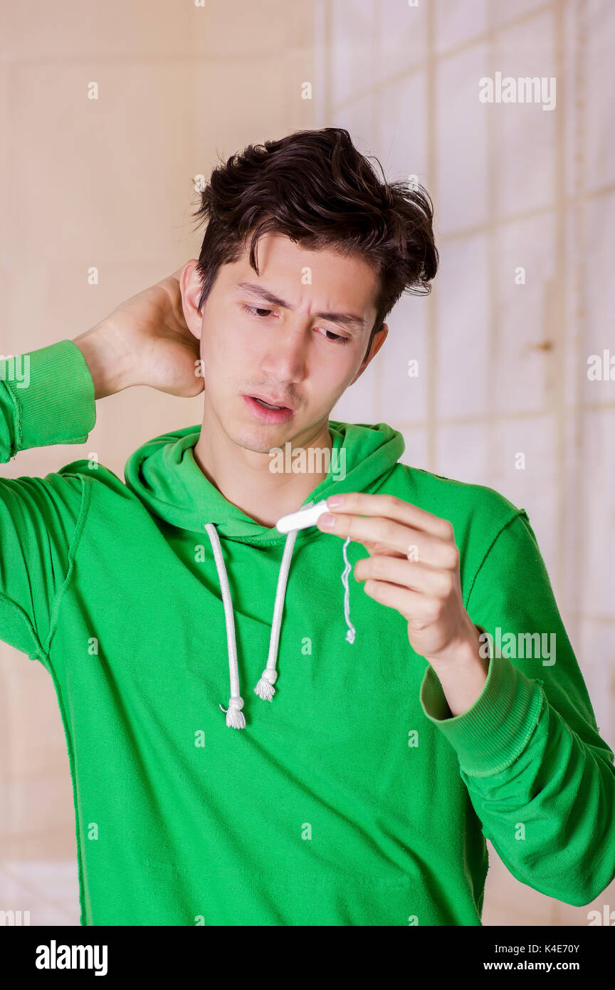 Tampons man -Fotos und -Bildmaterial in hoher Auflösung – Alamy