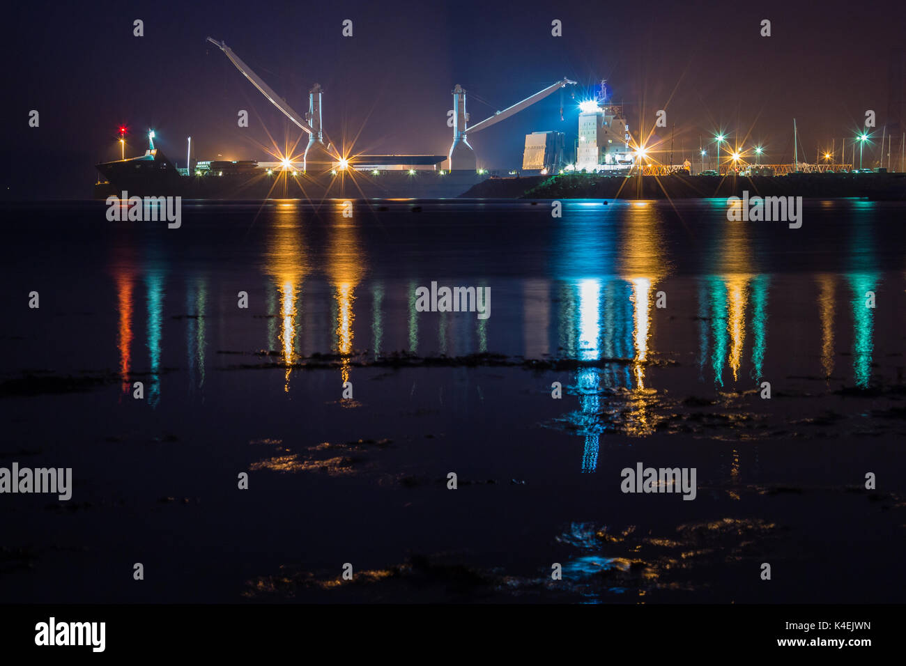 Fenit pier bei nacht -Fotos und -Bildmaterial in hoher Auflösung – Alamy