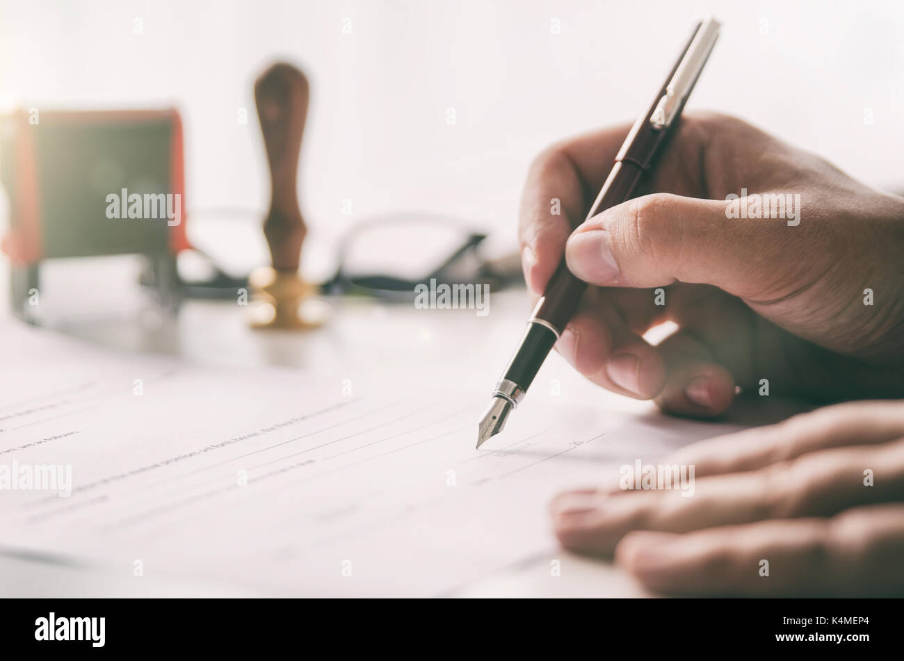 Stempel siegel legal beamter -Fotos und -Bildmaterial in hoher ...