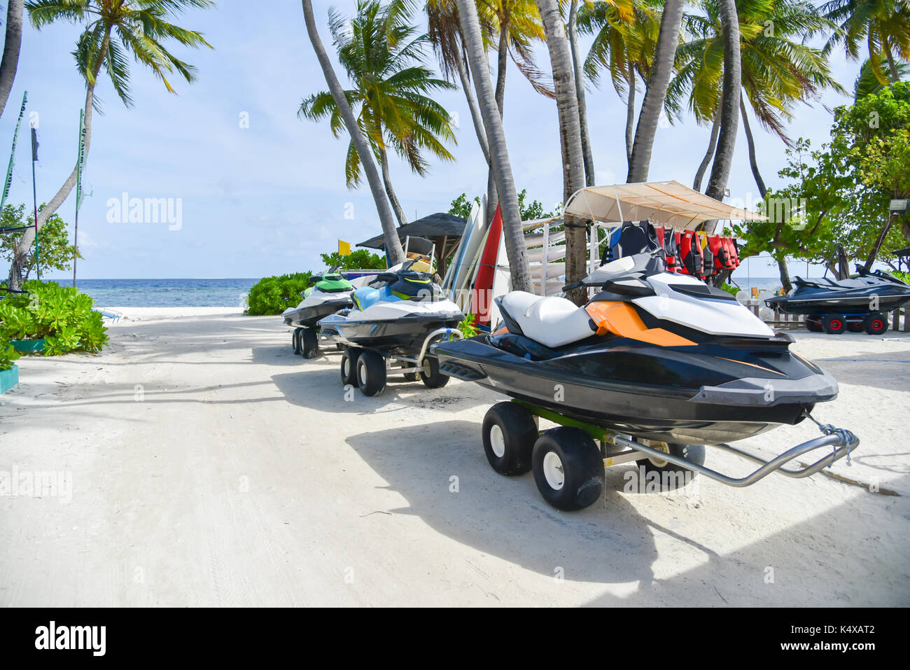 Jet ski am strand -Fotos und -Bildmaterial in hoher Auflösung – Alamy