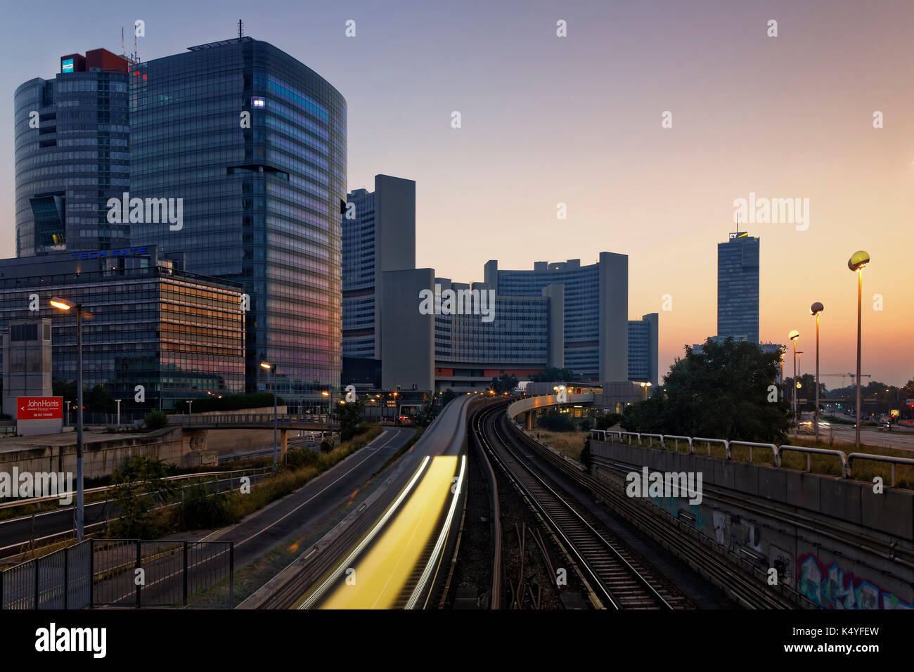 Donau City, U-Bahn, Donau City Center, Donaustadt, Wien, Österreich ...