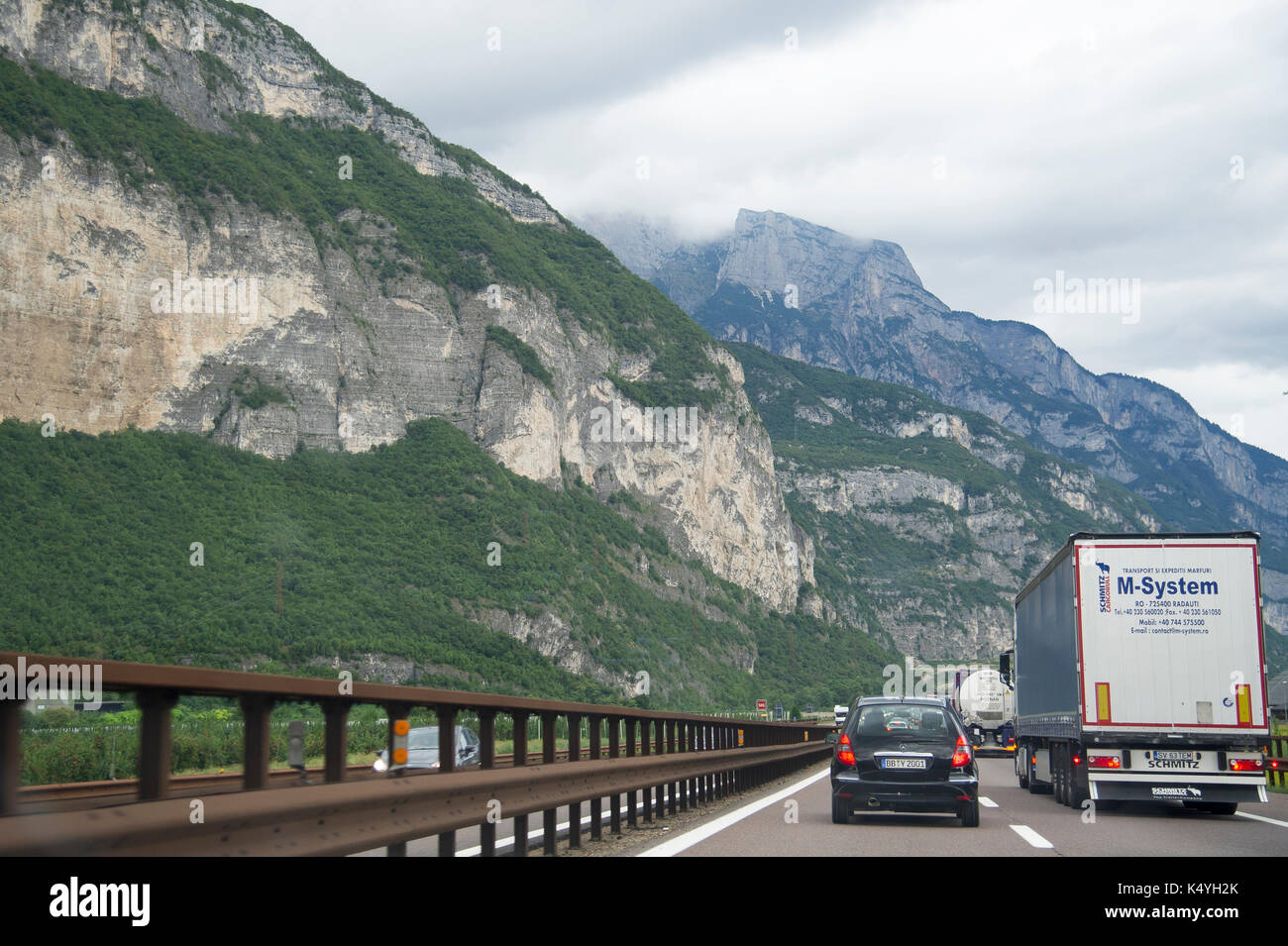 Autostrada del brennero a22 -Fotos und -Bildmaterial in hoher Auflösung ...