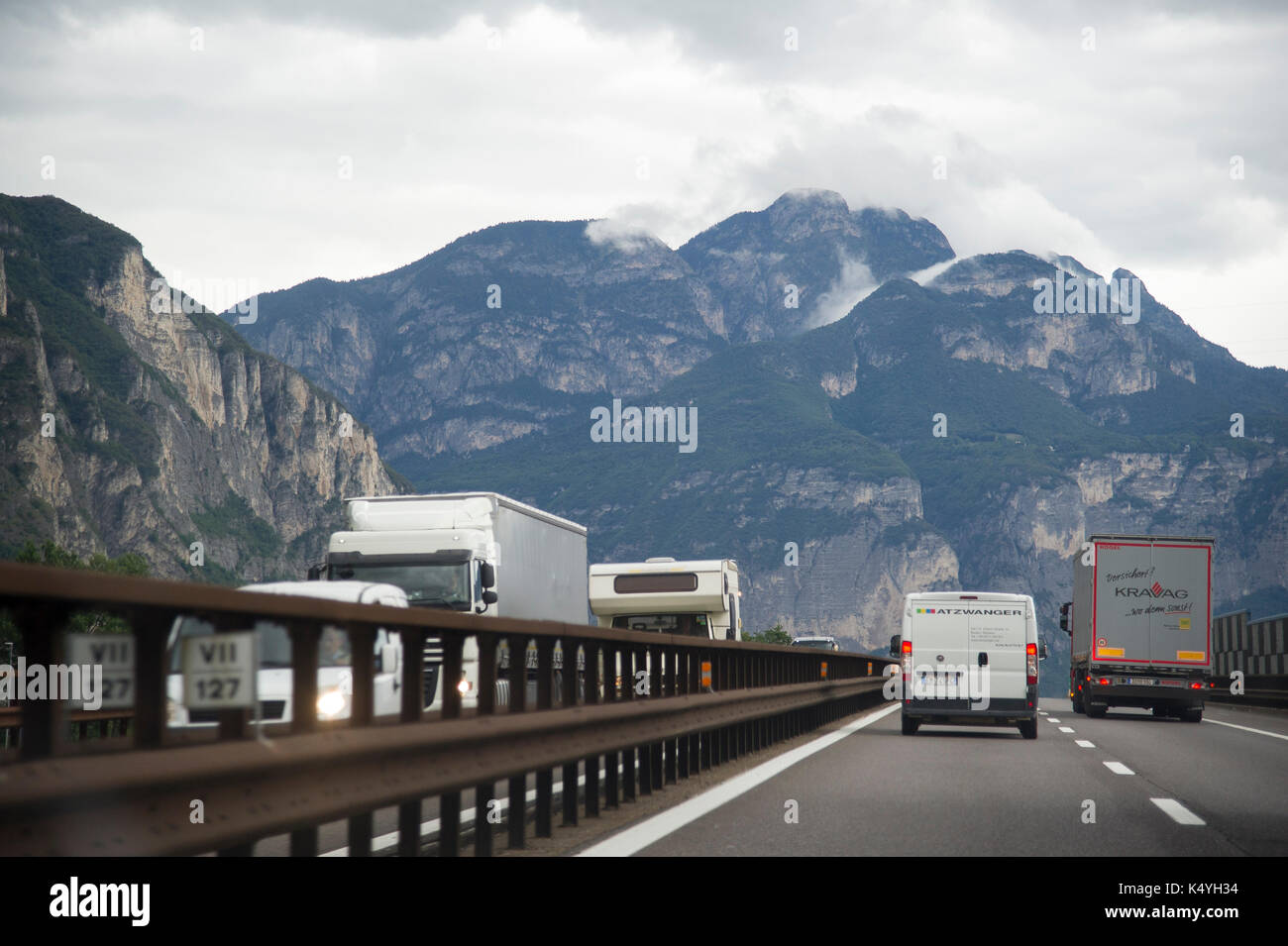 Autostrada del brennero a22 -Fotos und -Bildmaterial in hoher Auflösung ...