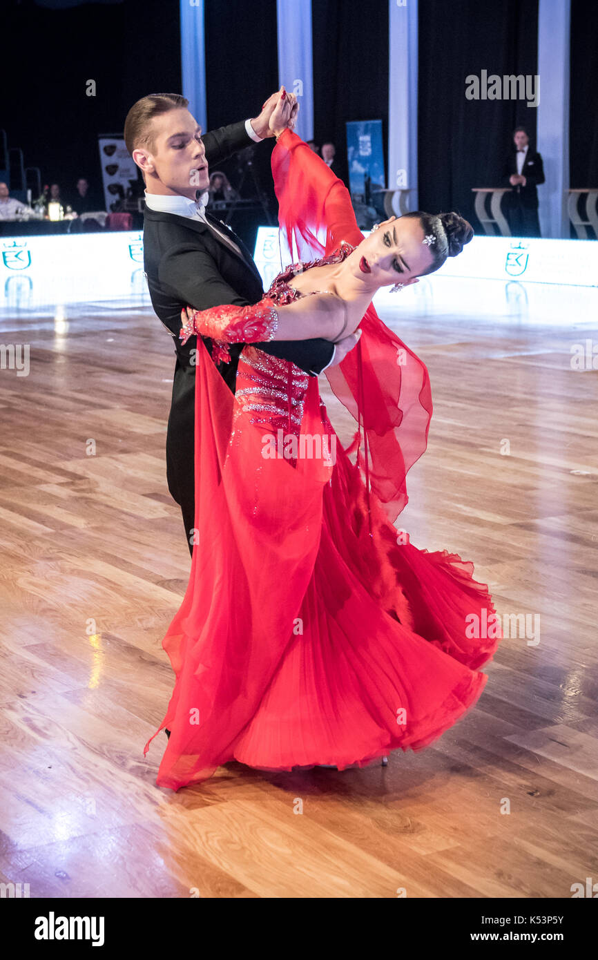 Standard dance -Fotos und -Bildmaterial in hoher Auflösung – Alamy